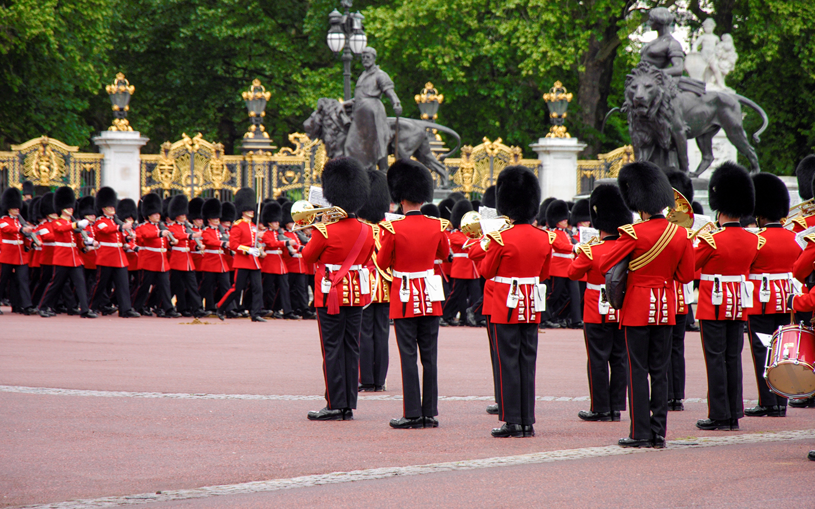 Buckingham Palace Changing the Guard | Where, When & Why