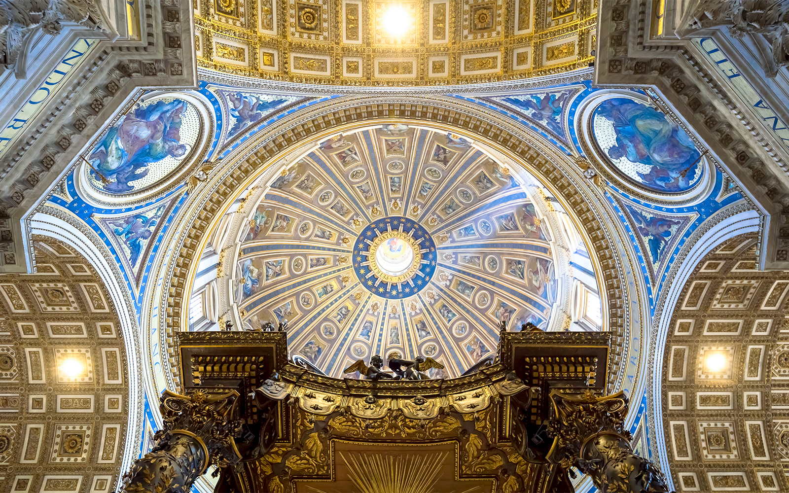 Tutto quello che c'è da sapere sull'altare di San Pietro