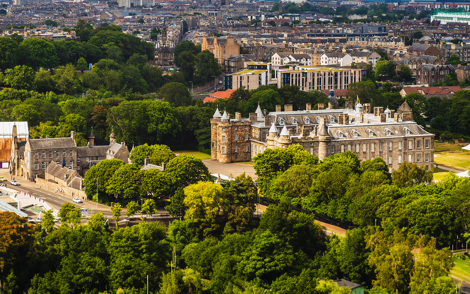 4226382feb93f1a623c1b3a6c1e9d844-Holyrood Palace Banner.jpg