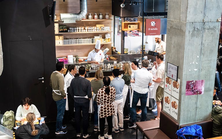 Market Food Tour and a Pasta and Risotto Cooking Class in Milan