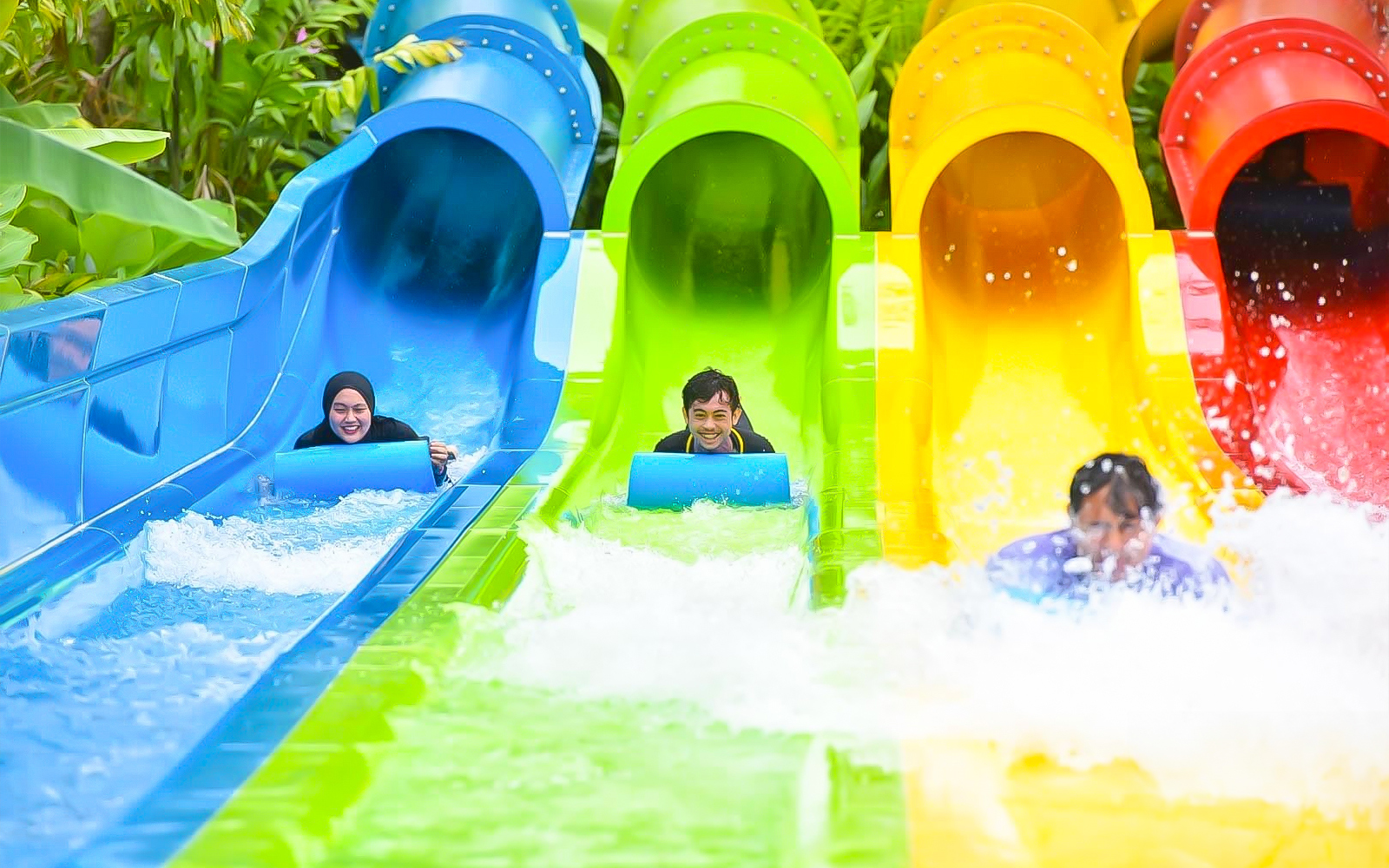 Splashmania: Dive into Thrills with Adventure Rides