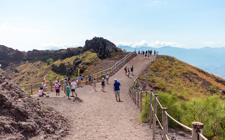 Mount Vesuvius Tickets | Volcanological Guide