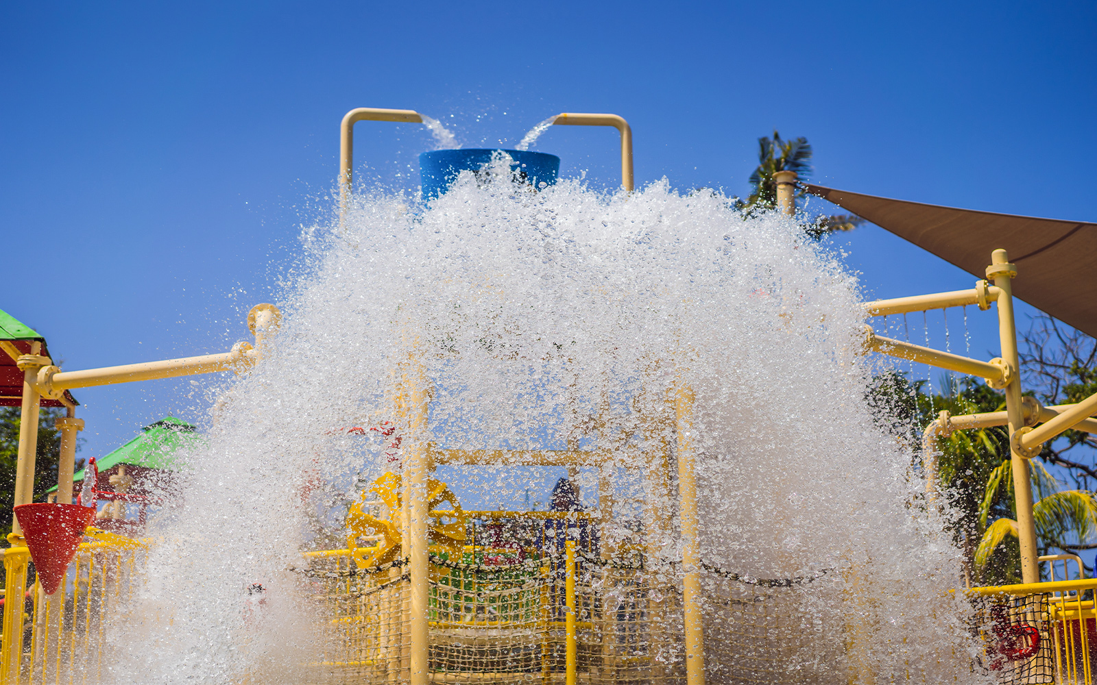 Splashmania: Dive into Thrills with Adventure Rides
