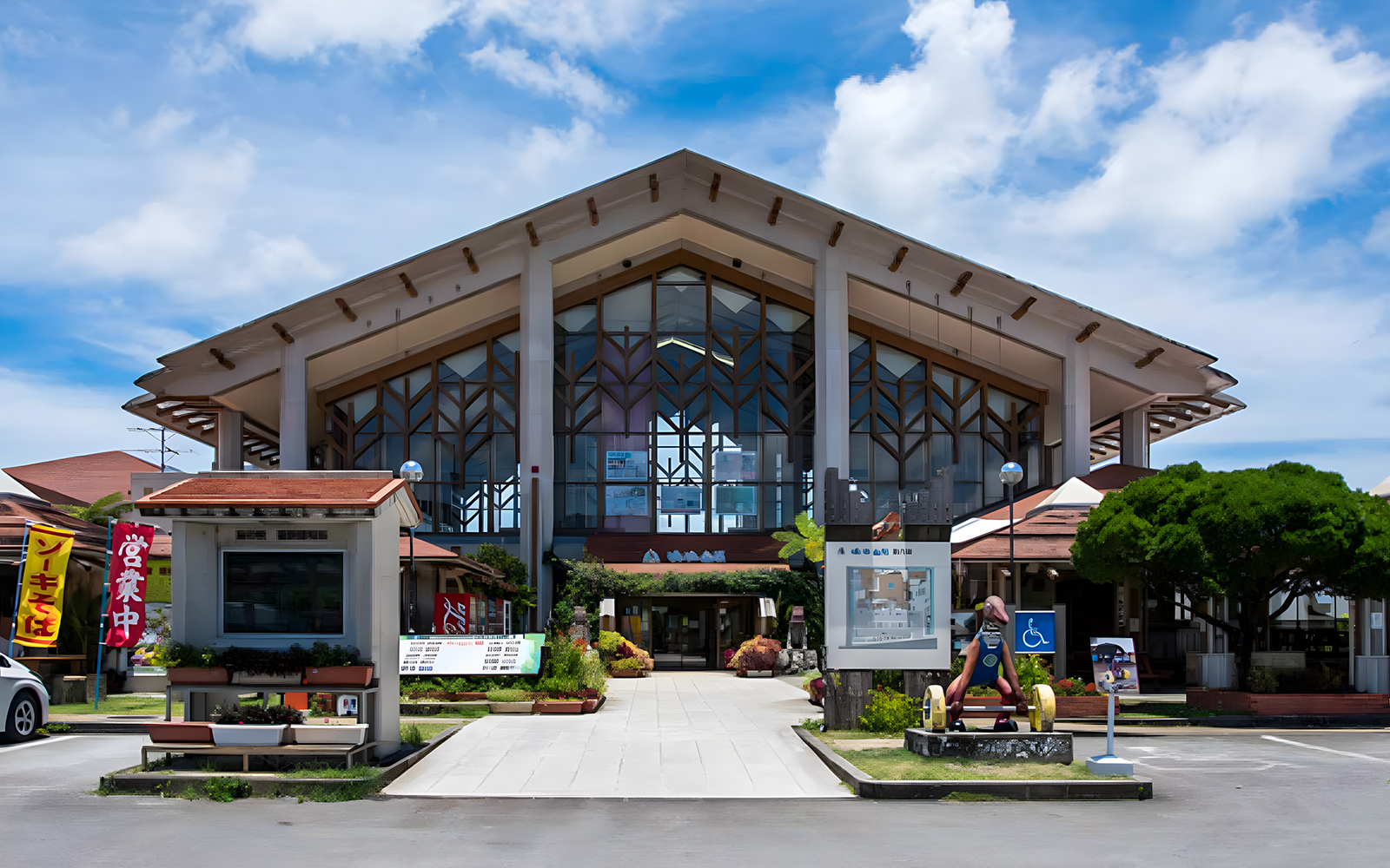 Hop-on Hop-off Okinawa | Audio Guides & Round-Trip Transfers