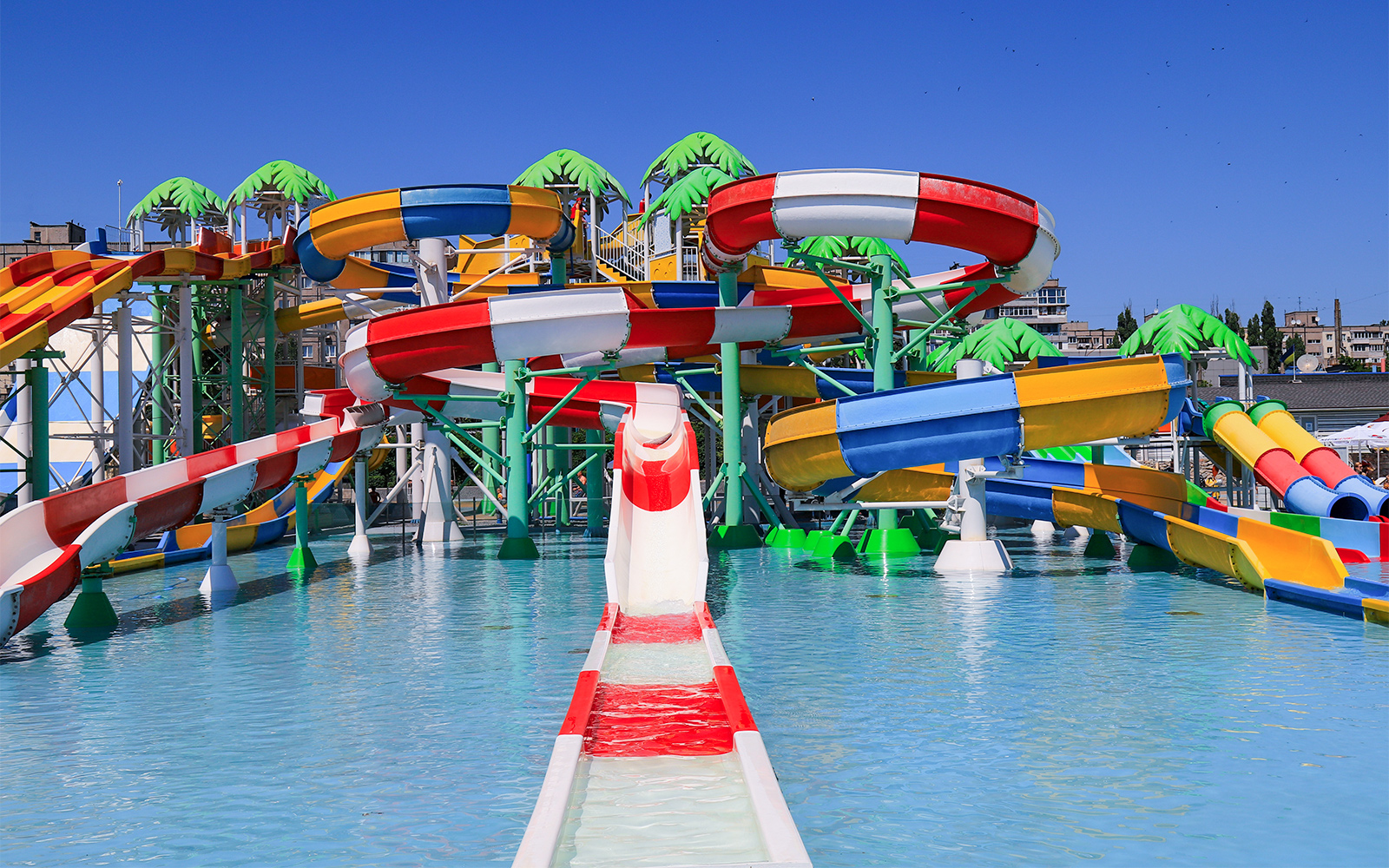 Splashmania: Dive into Thrills with Adventure Rides
