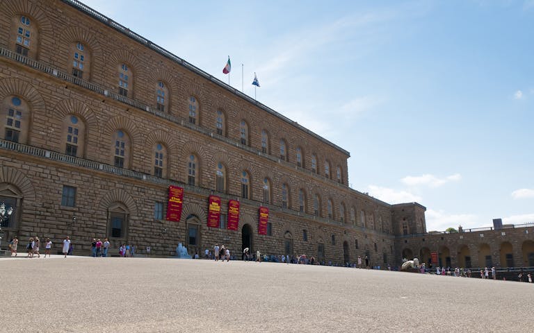 Guided Walking Tour Along the Path of the Medici Residences