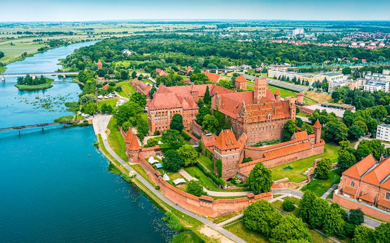 Malbork Castle Tour by Car with Audio Guide