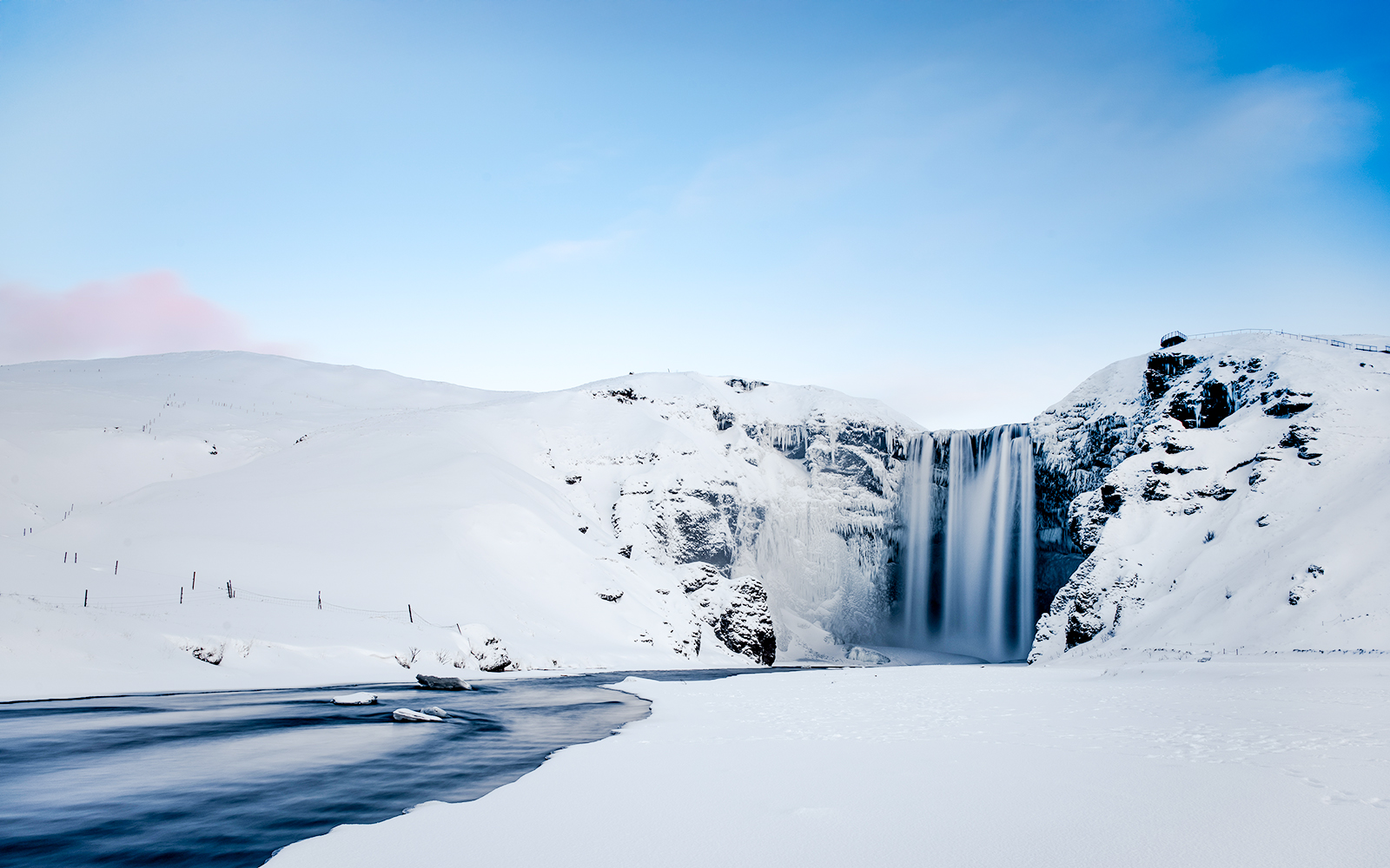 Golden Circle in Winter | Northern Lights & Glacial Fissures