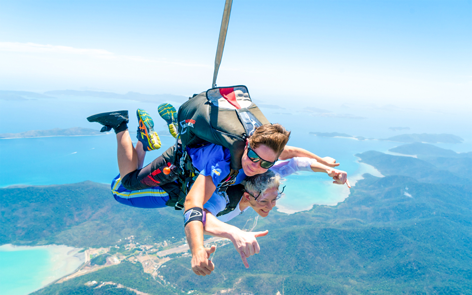 Skydive Airlie Beach | Dive Towards Great Barrier Reef