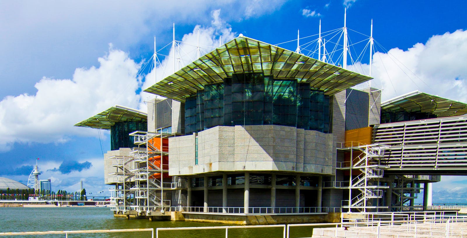 Oceanario Lisboa Tickets - Guided Tour | Headout