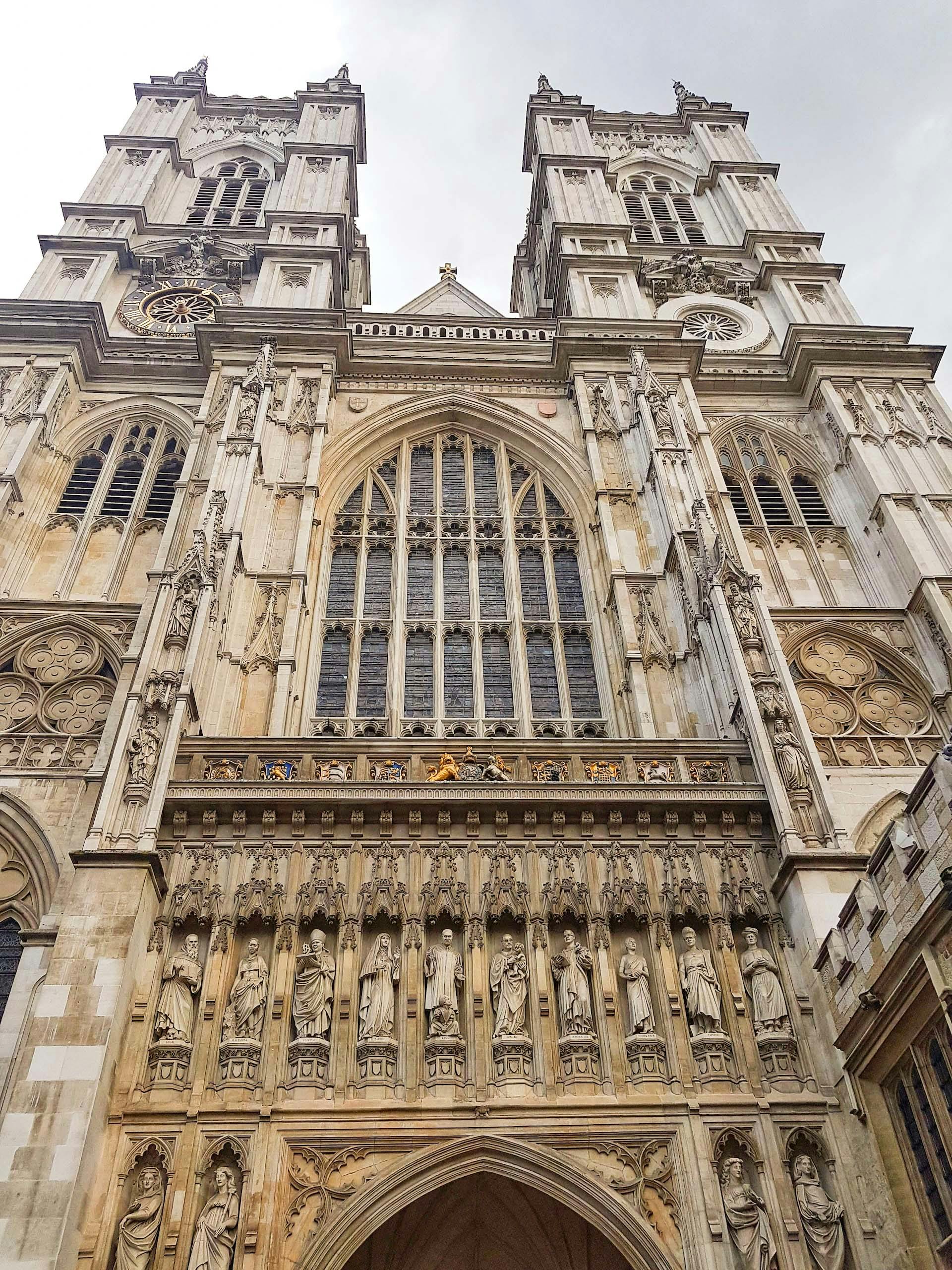 Westminster Abbey Tombs | Explore Royal Burials & Famous Figures