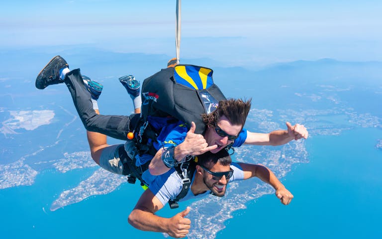 Réservez Tandem Skydive St Kilda Beach - 15 000 pieds | Headout