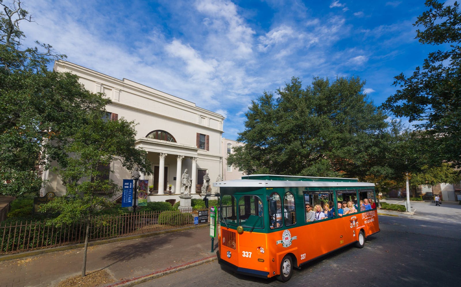 Book Savannah Hop-On Hop-Off Bus Tours & Tickets