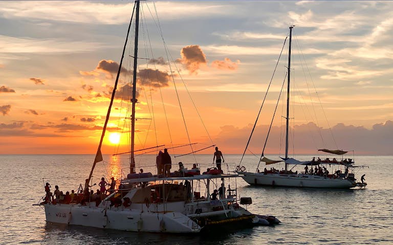 Langkawi Sunset Cruise | Dinner & Transfer Options