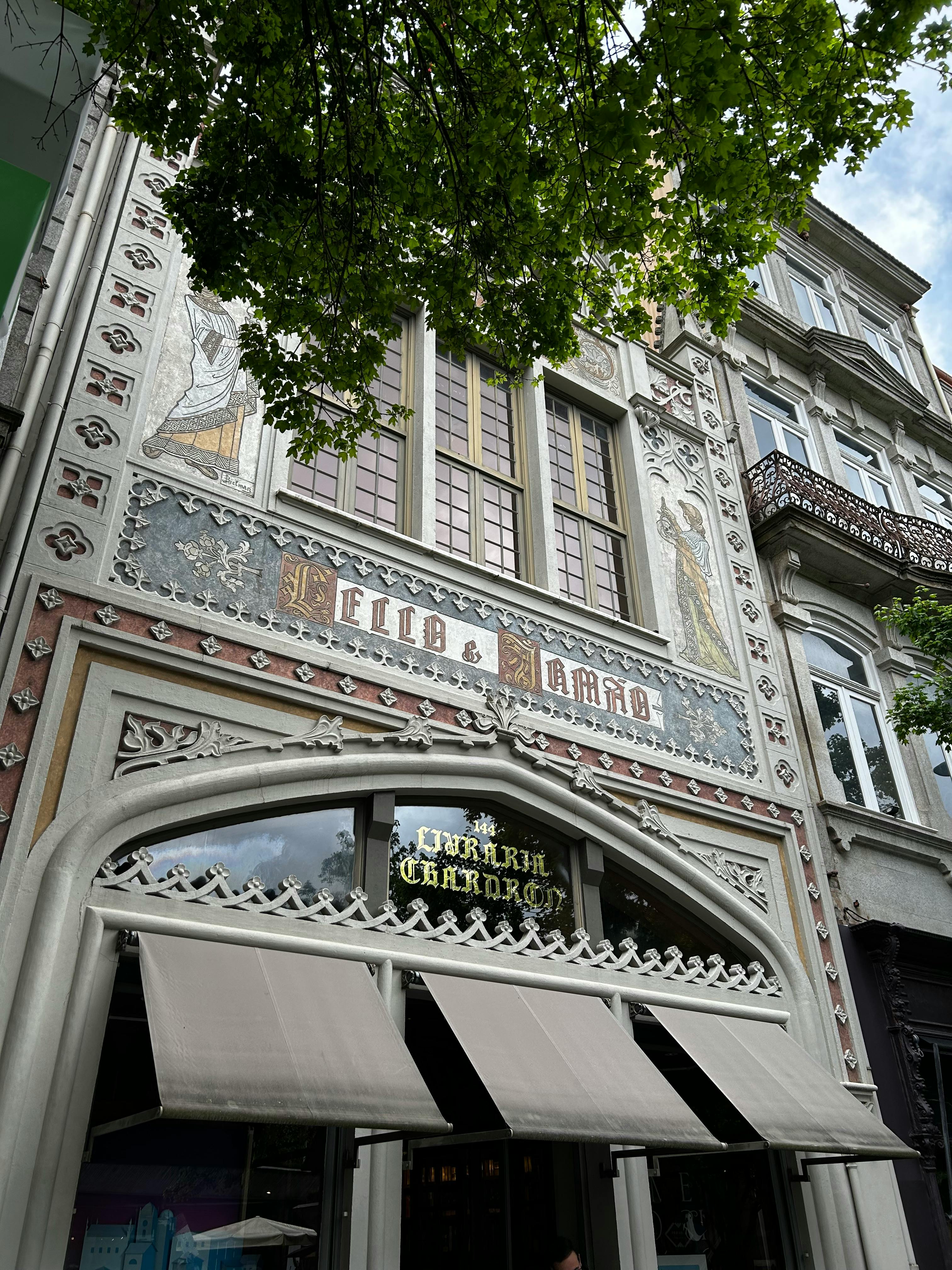 Livraria Lello Tickets | Silver/Gold Voucher + Book