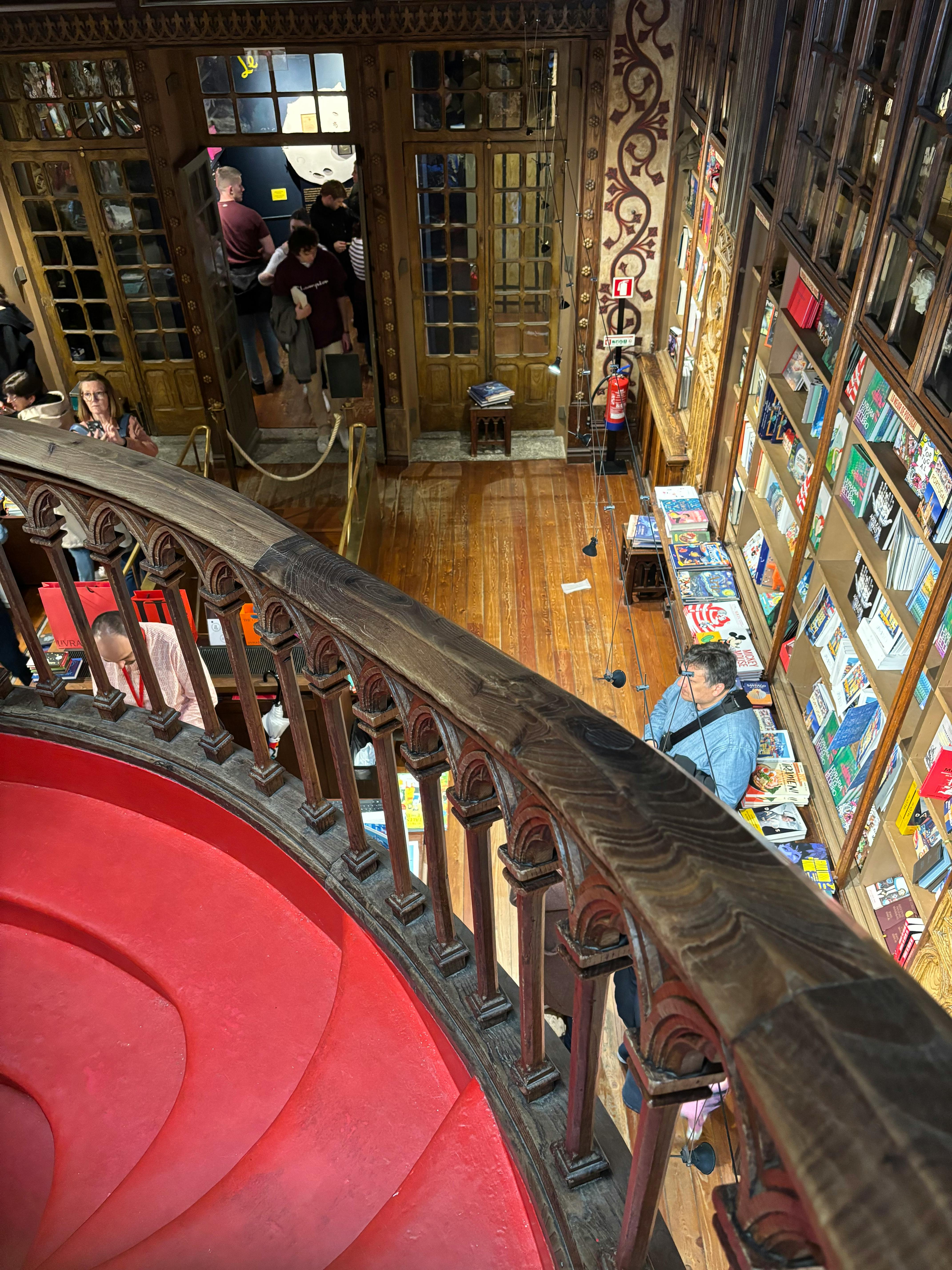 Livraria Lello Tickets | Silver/Gold Voucher + Book