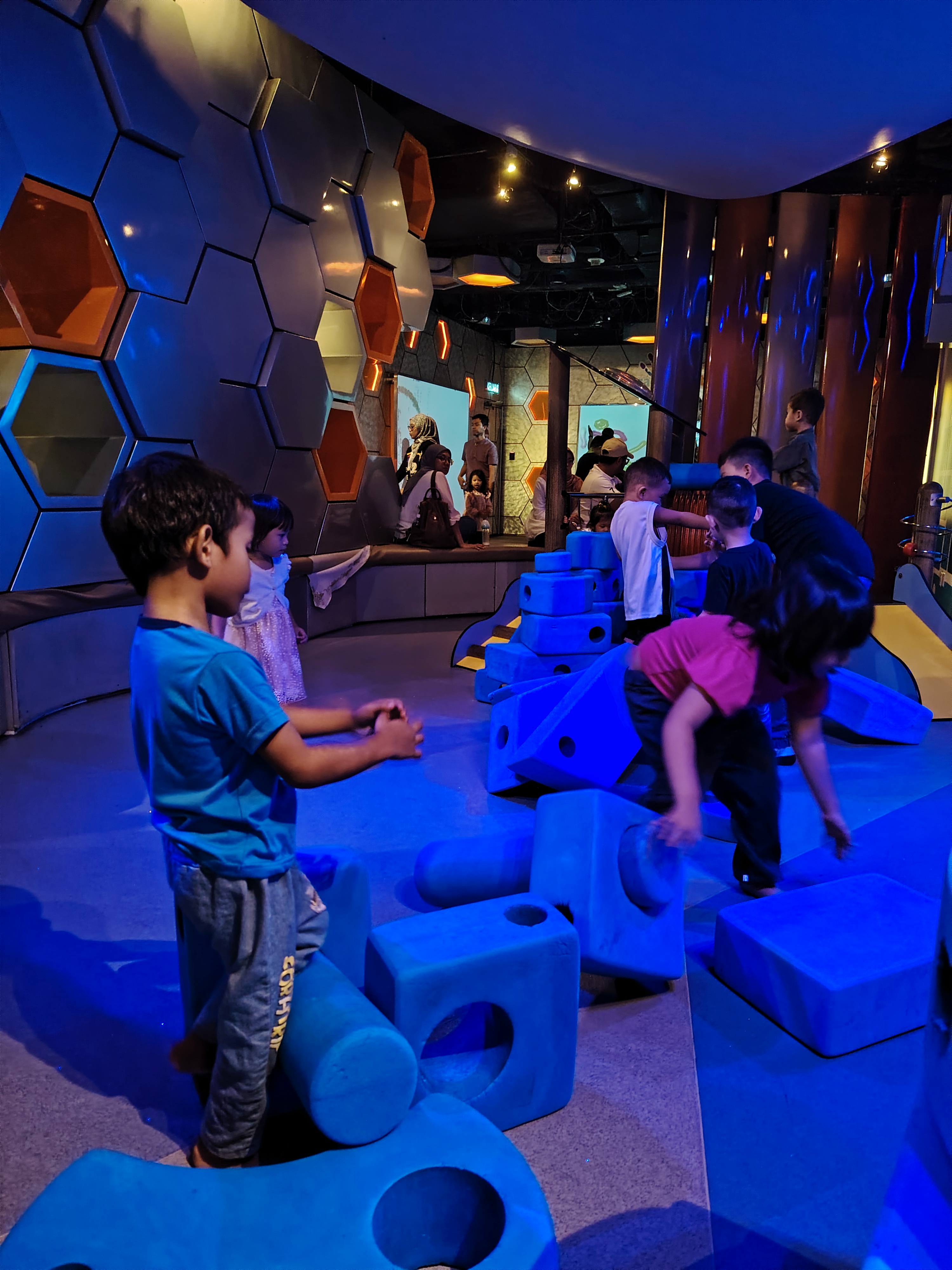 Aquaria KLCC Tickets & Zoo Negara Tickets | Save 15%