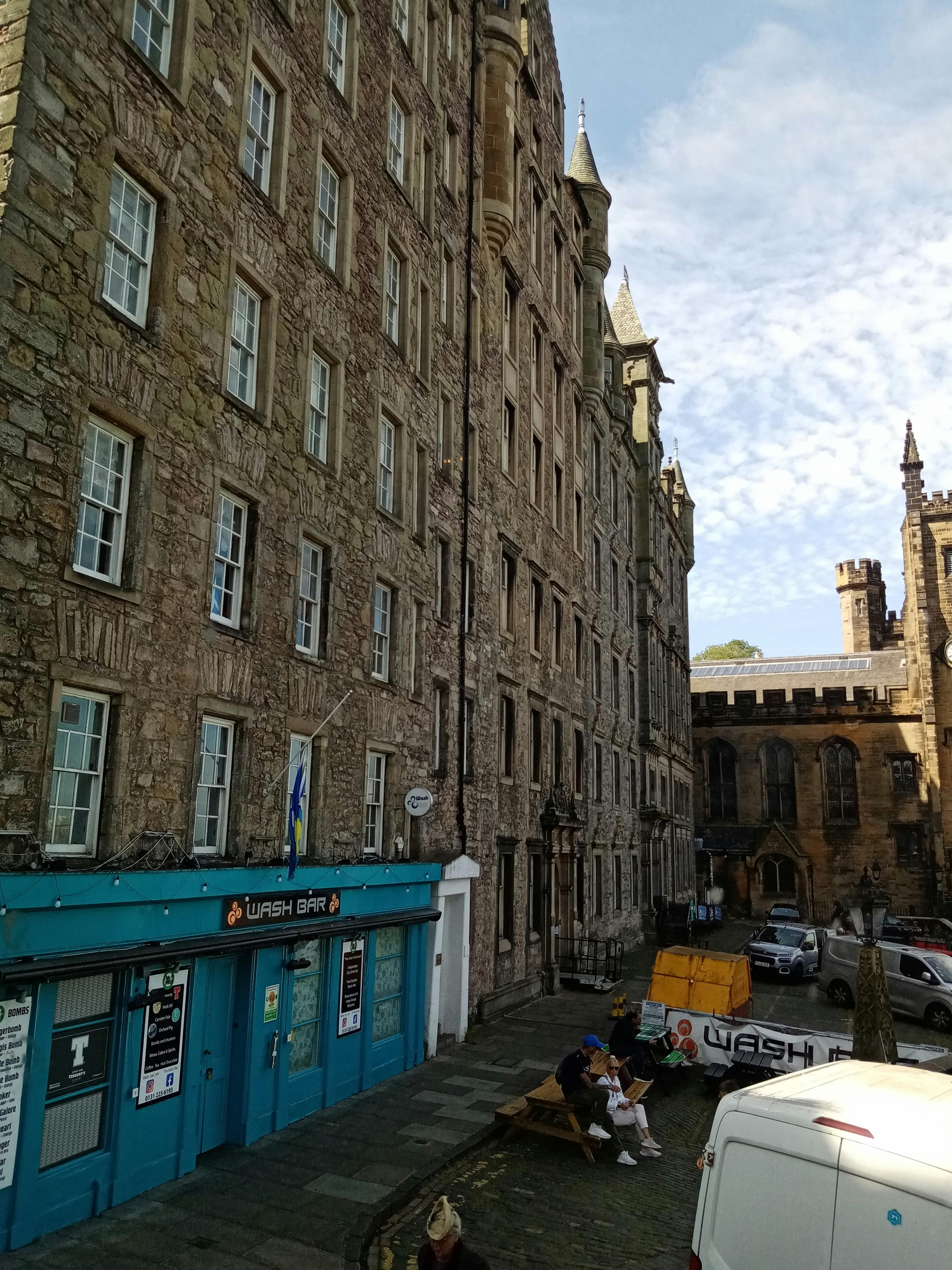 Edinburgh Sightseeing Bus HOHO With Audio Guide